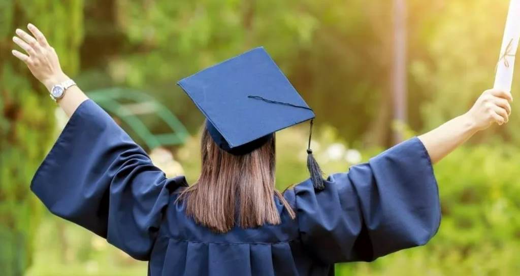 LA Graduation Gifts: Teens Moving Forward with Style - True Strange